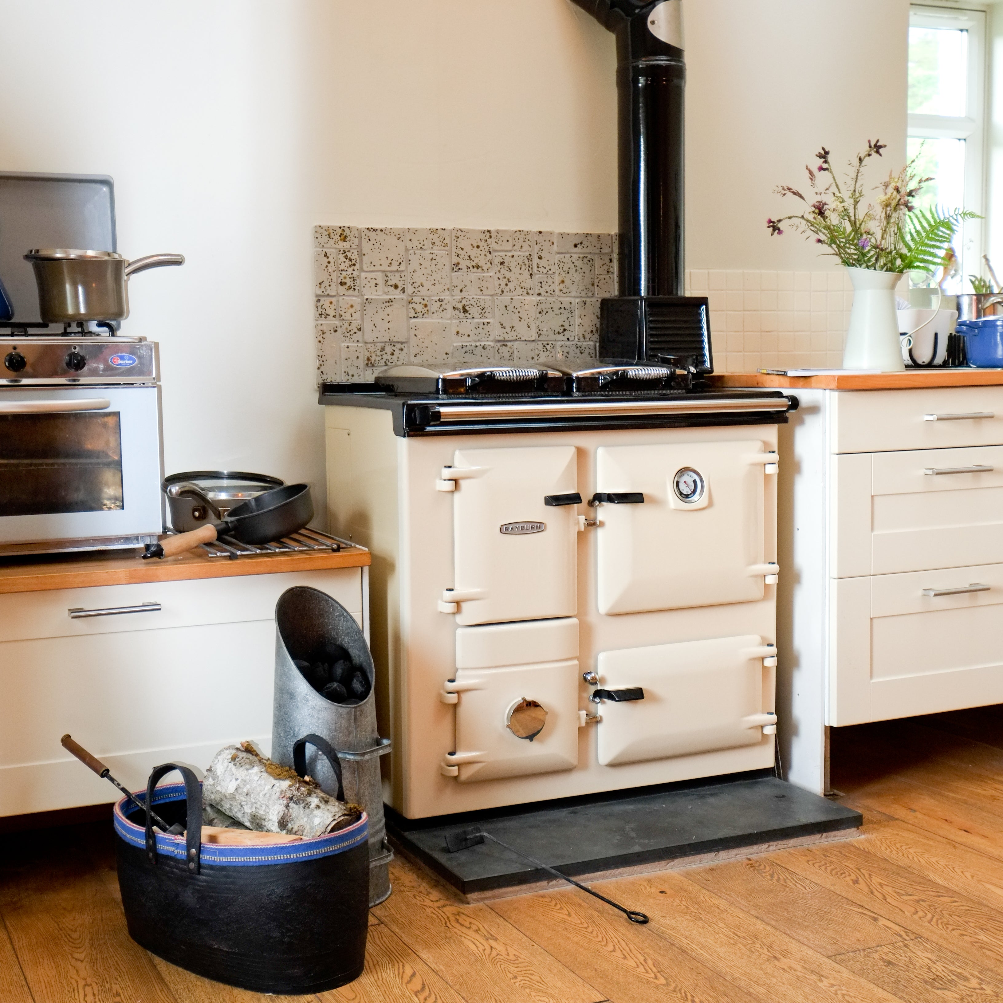 Wood and Electric Cookers – Albany Eco House